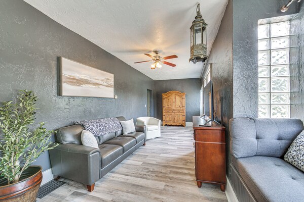 Updated New Kensington Home W/ Deck: 22 Mi To Pgh! - Freeport, PA