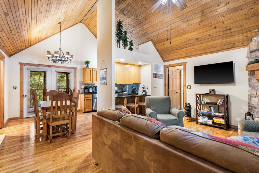 Baldknobber Ridge Escape - West Branson Cabin! - FireFall, Branson