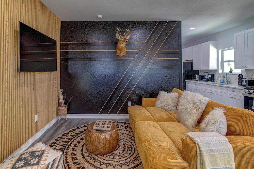 Cowboy Ranch House - Houston, TX