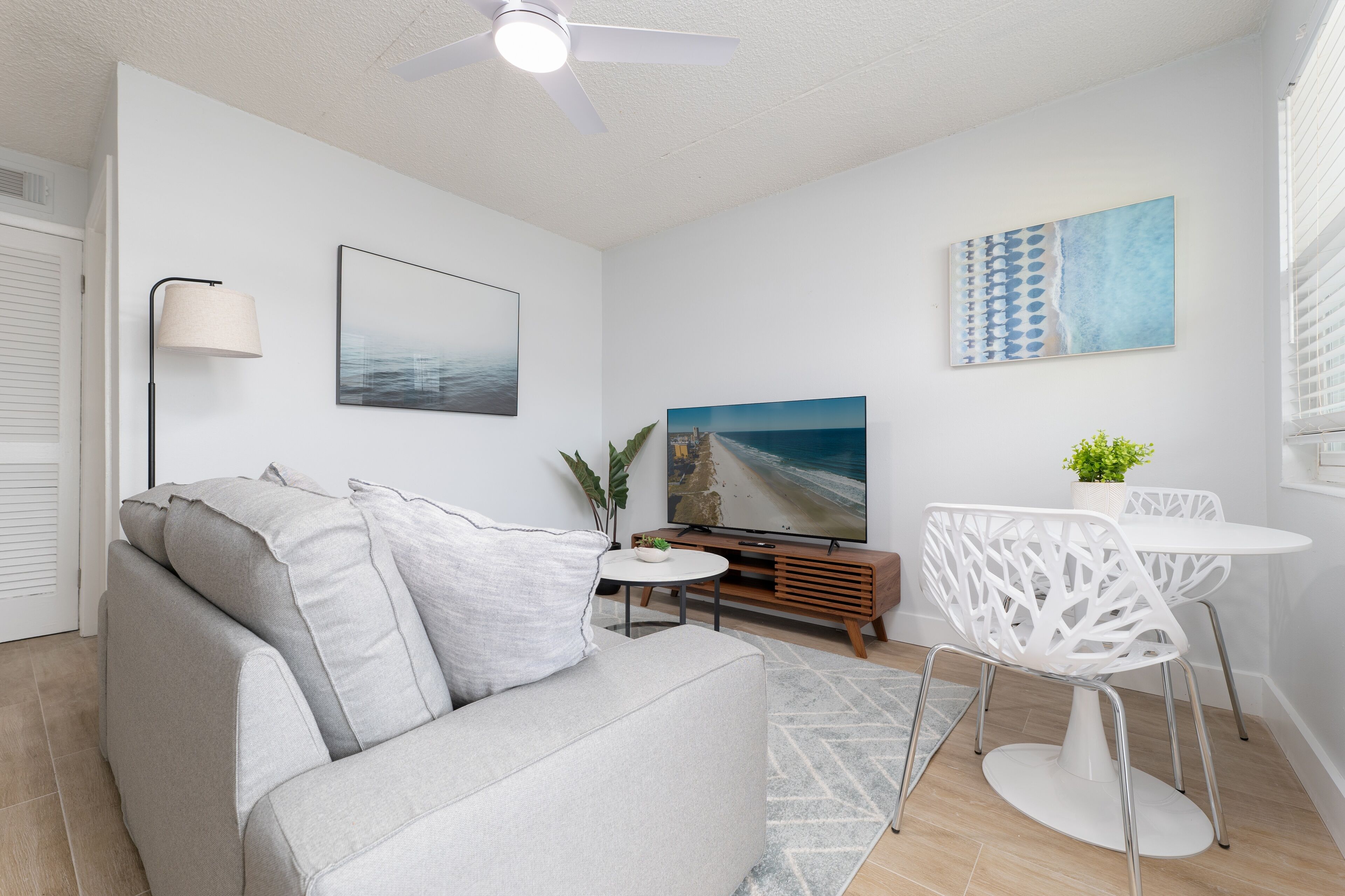 Be A Nomad | Newly Renovated | Short Walk To Bch - Atlantic Beach, FL