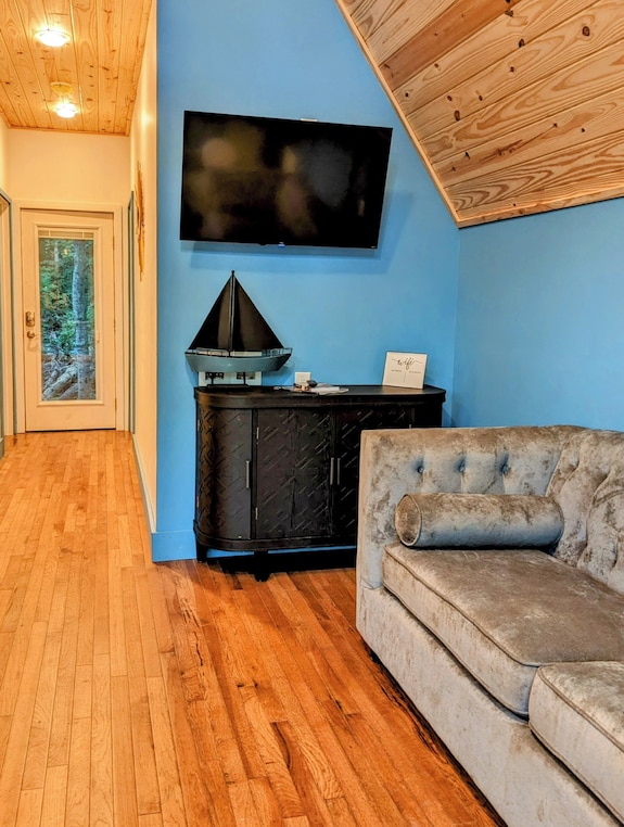 Modern A-frame ~ Creeks & River Nearby ~ 8 Miles From Downtown Chattanooga - Chattanooga, TN