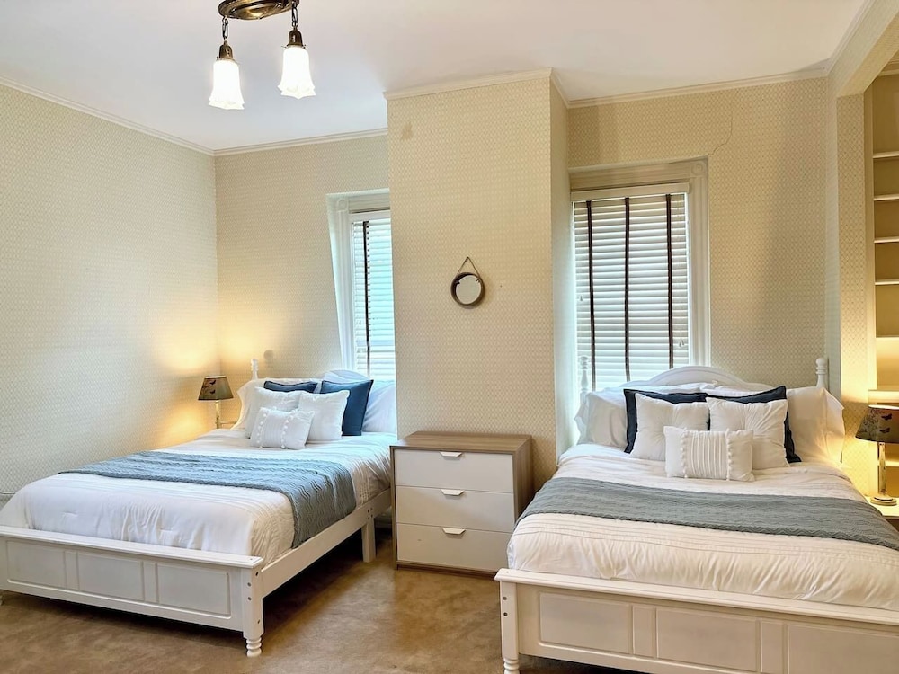 2 Beded Luxury Guest Studio At The Hale House - Providence, RI