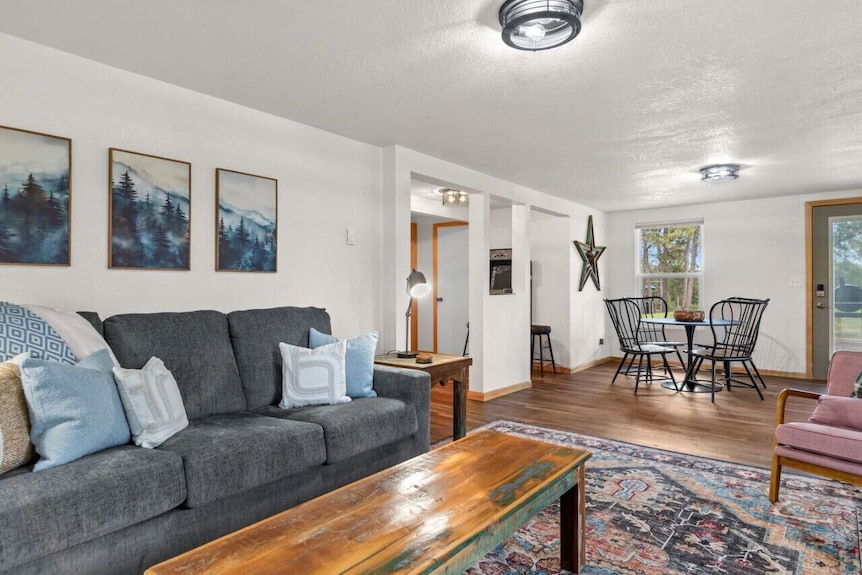 Rustic Sanctuary: Firepit + Sauna + Wildlife Watching - Mount Rushmore, SD