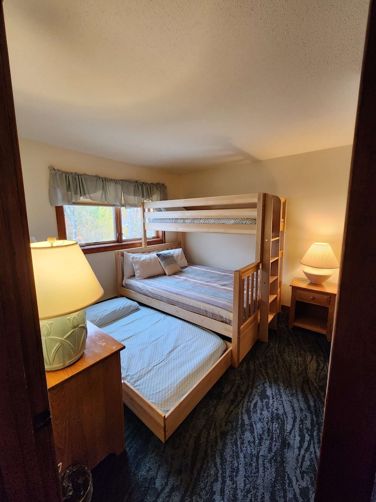 Ski In/out Sunrise West Glade 3 Br 3 Ba Trailside, Sauna, Pool, Hot Tub - Killington, VT
