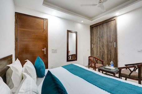 Quarto casal luxo, vista para a cidade. Hotel Aron By The Premium Villa