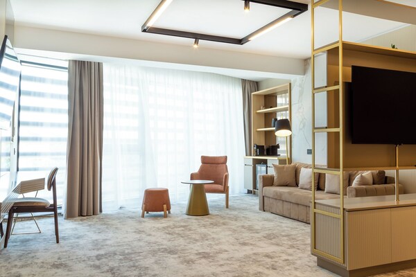 Lupa By Bueno - Constanța