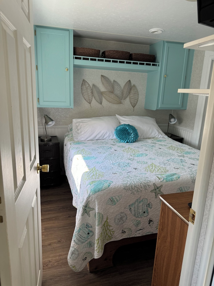 Tide’s Edge Escape Is A Cozy 2-bed Cottage With Sea Views At St. Martin’s Caves - New Brunswick
