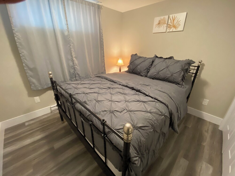 Welcome To Your Cozy Retreat In The Heart Of Dieppe! - Moncton