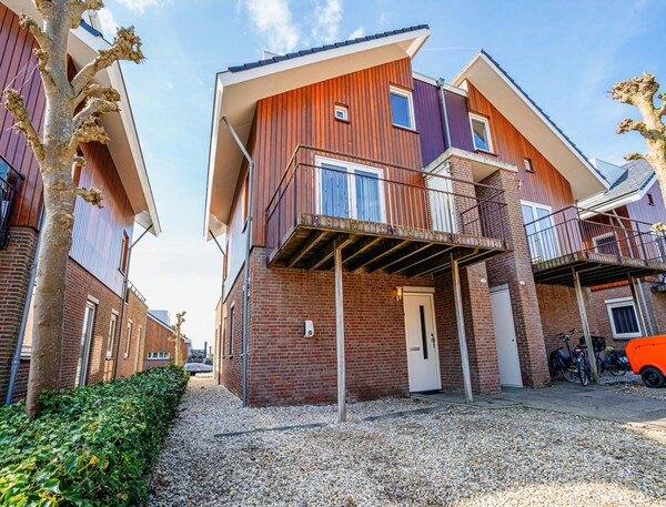 Waterside Escape With Easy Access - Uitgeest