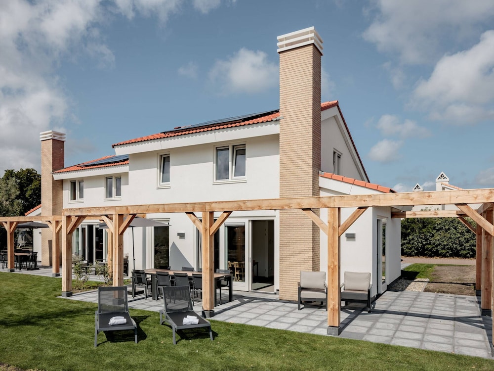 Modern, Semi-detached Holiday Home, On A Holiday Park, Only 4.5 Km. From Sea - South Holland