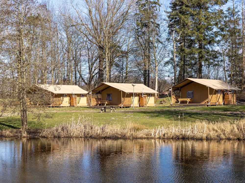 Charming Safari Tent By The Lake - Drente