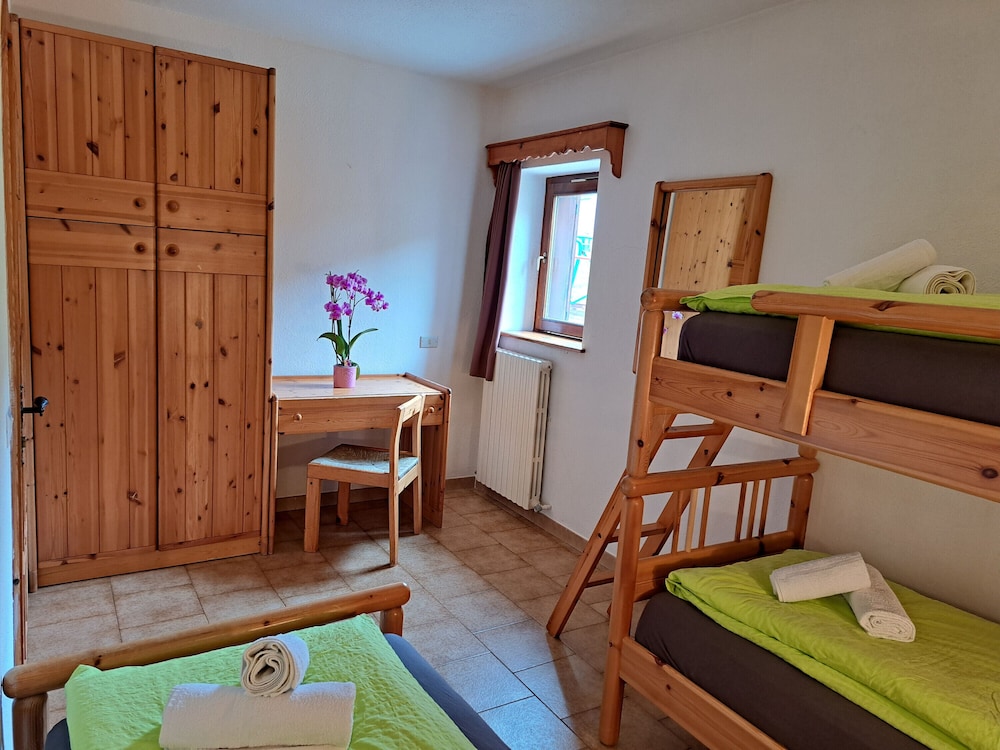 Apartment 'Polar 2' With Shared Terrace, Balcony And Wi-fi - Livigno