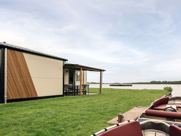 Giethoorn Lakehouse Retreat - Giethoorn