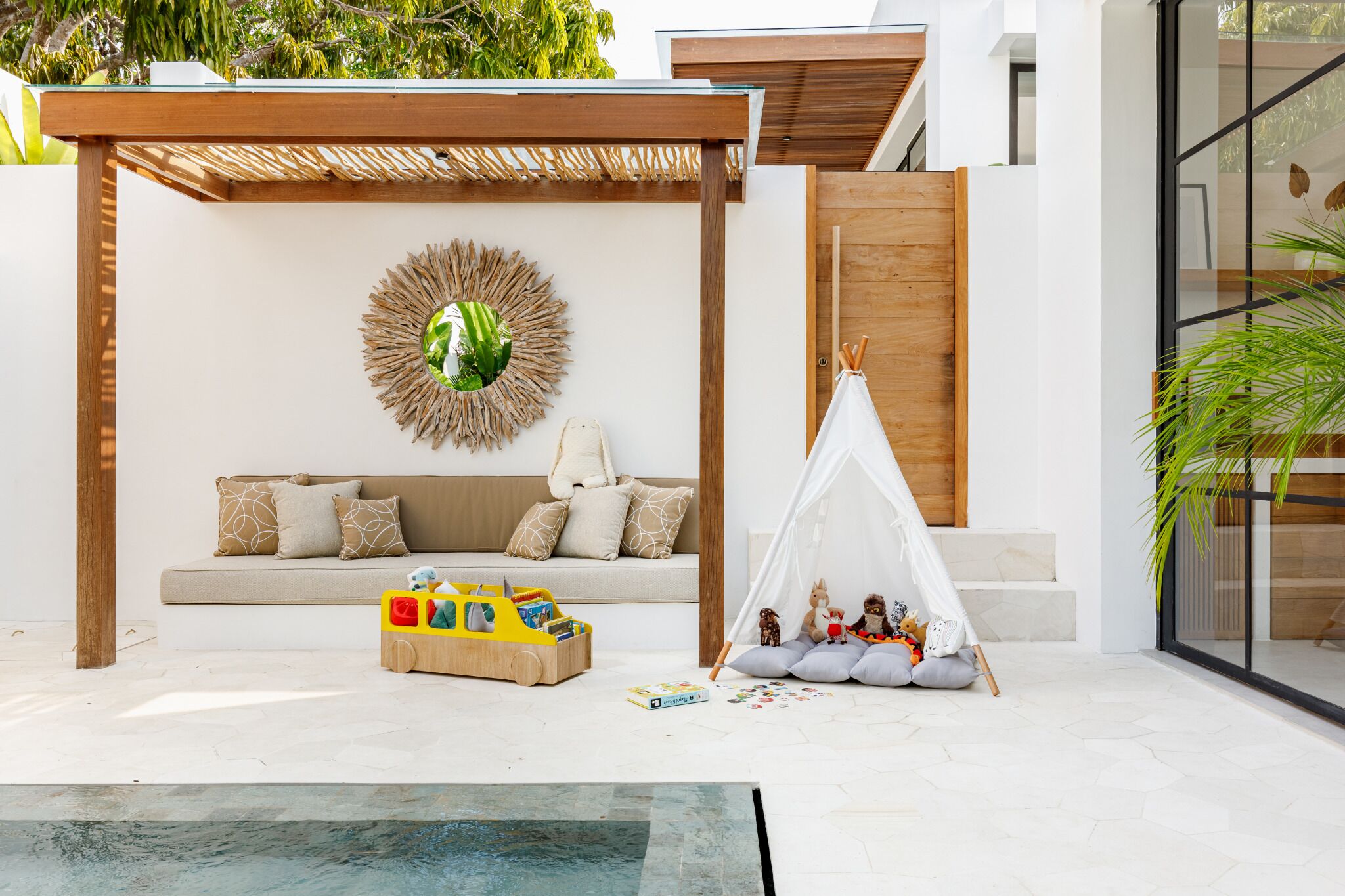 Villa Familiar, pátio, vista para a piscina | Terraço/pátio interior