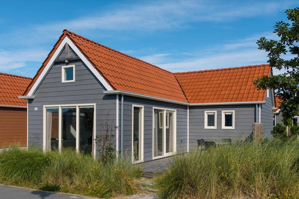 Nice Lodge With Two Bathrooms, On A Holiday Park At 1.5 Km. From The Beach - Friesland