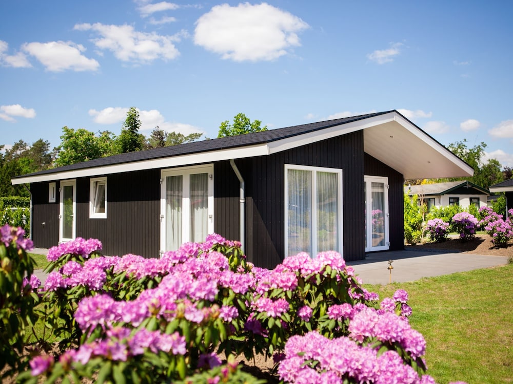 Modern Chalet On The Water In The Brabant Kempen - Eindhoven