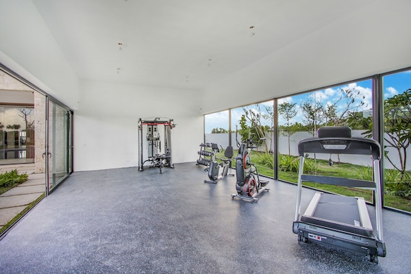 Luxurious 12-bedroom Oceanfront Villa With Private Chef Butler Private Beach In Casa De Campo Resort - La Romana