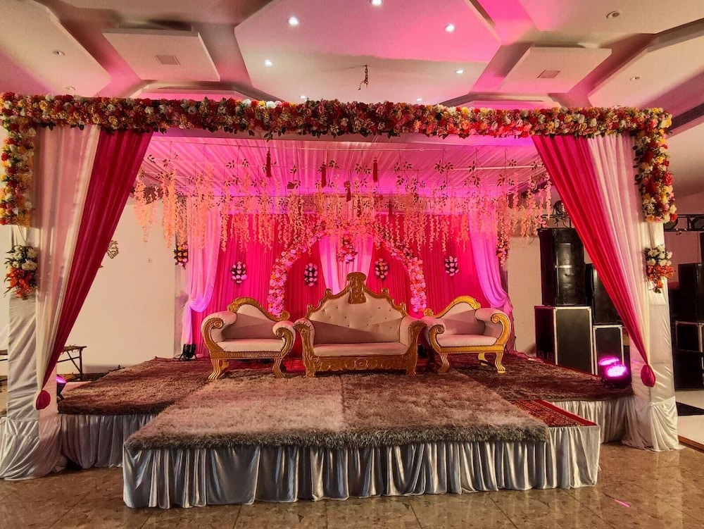 Shree Sai Lawns - Bareli