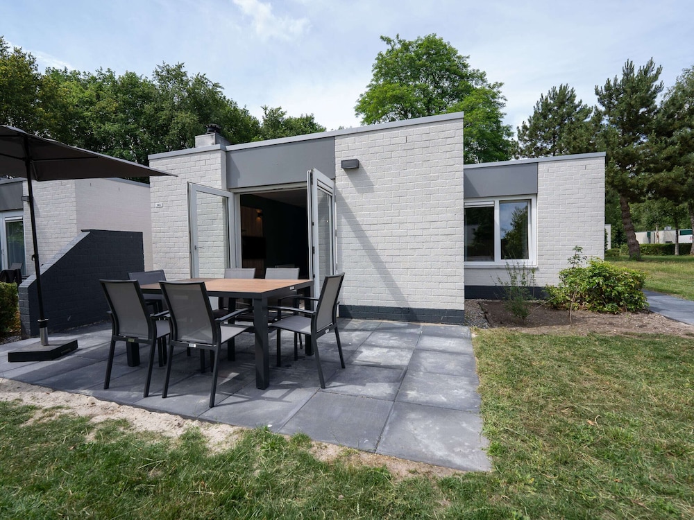 Restyled Bungalow, Near The Hunebed Center - Drenthe