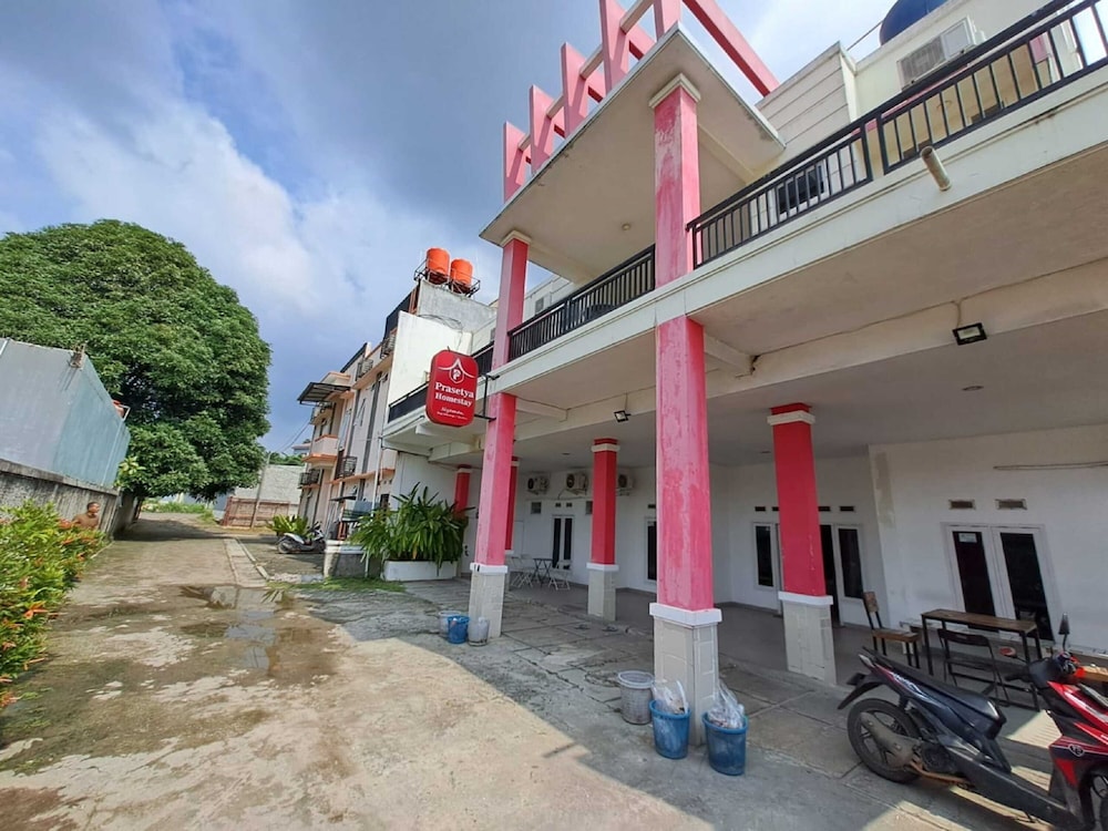 Hotel O Rajabasa Near Universitas Lampung Formerly Hotel Prasetya - Bandar Lampung