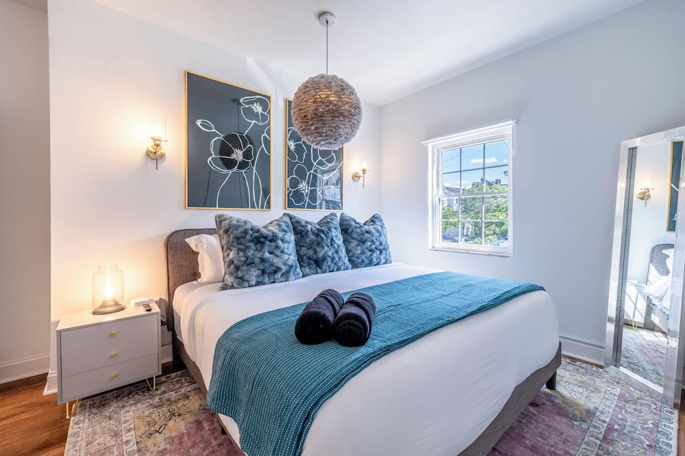 King Bed | Free Parking | Arcade | Fire Pit - Pittsburgh