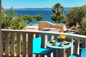 Apartamento Premium, varanda, vista para o mar | Roupa de alta qualidade, quartos insonorizados, berço de viagem