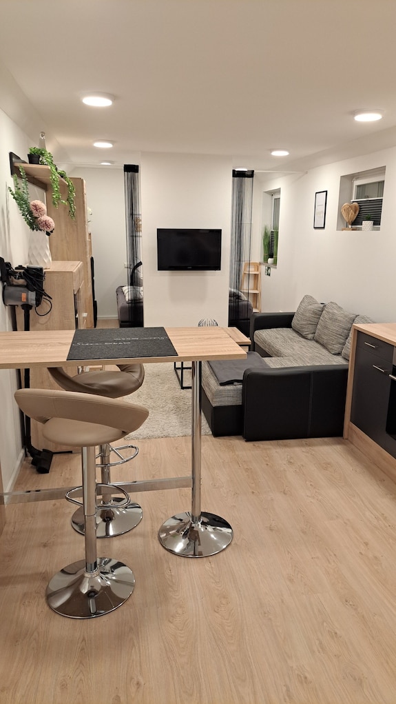 Monteurwohnung Inkl. Wlan, Smart-tv, Küche, Waschmaschine, Parkplatz - Schorndorf