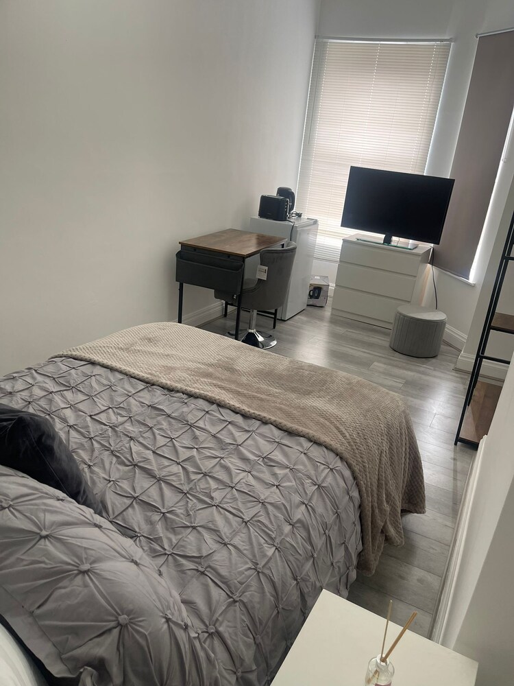 Goulden Retreat - Stylish & Cozy South Manchester, 10 minutes from city ...