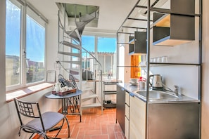 Casa Standard, vários quartos (Casa Veronica) | Cozinha privada | Um frigorífico, um micro-ondas, um forno, uma placa de cozinha 