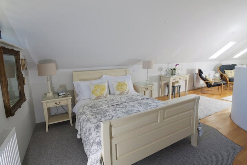 The Stable Barn - Luxury Spacious Open Plan Split Level Cottage for Two ...