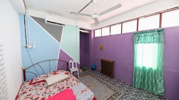 Quarto casal luxo | 1 quarto, espaço de trabalho para notebook, Wi-Fi de cortesia