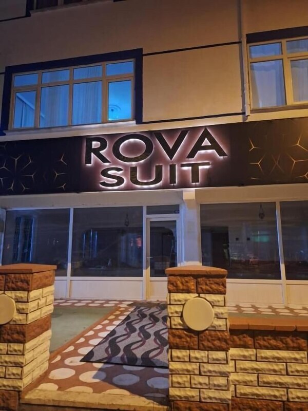 Rova Suit - Ordu