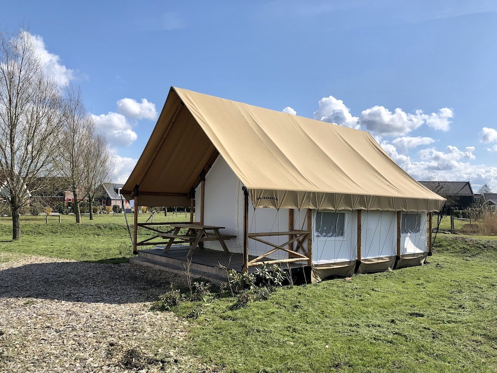 Nice Tent Lodge With Veranda - Overijssel