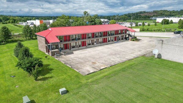 Country Nights Inn - Ohio