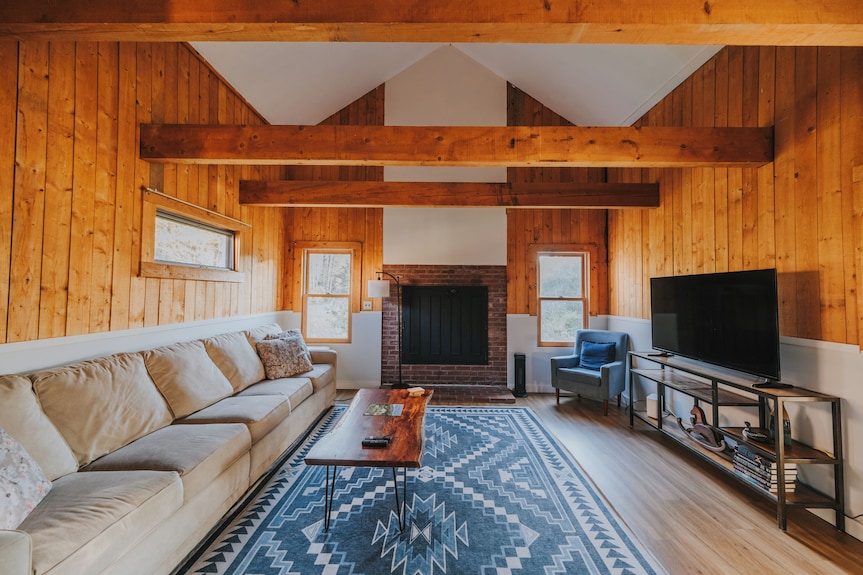 Large Cozy -2 Floor, 2-bedroom Condo With Wifi, Game Room, 5 Minutes To Stowe - Stowe, VT