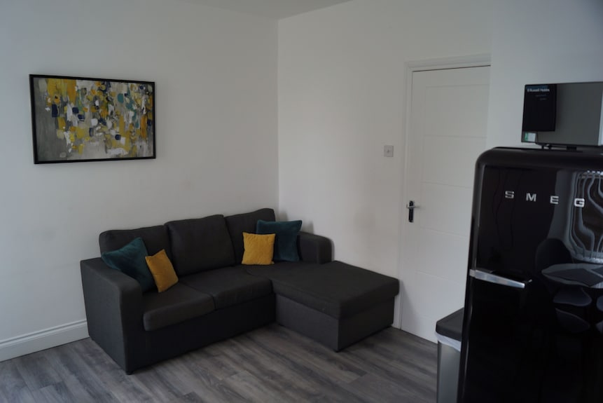 Bright & Stylish 1-bed Apt W/free Parking & Wi-fi - Abertay University