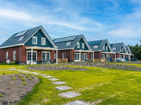 Sustainable Water Villa With Sauna - Medemblik