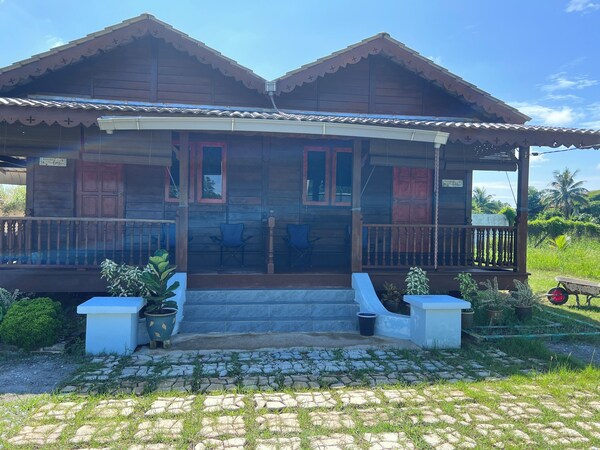 Hotel O Sri Ayu Inn - Gurun