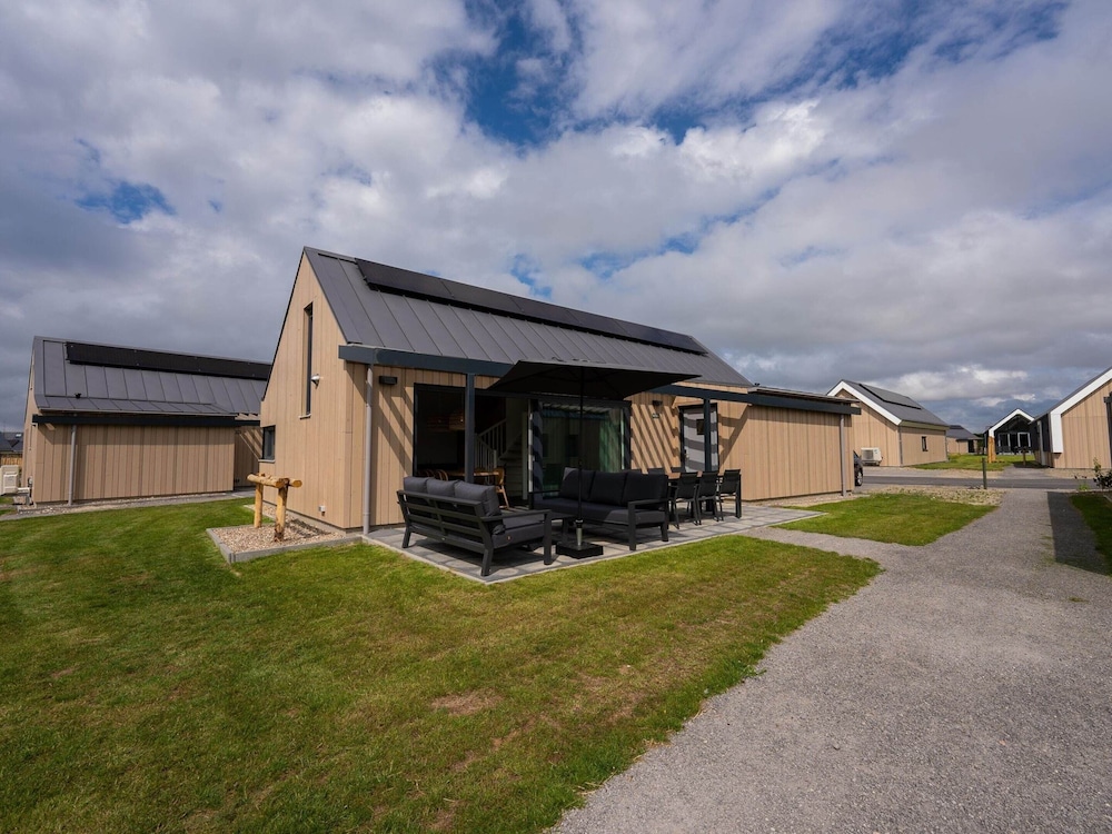 Luxurious Villa With Two Bathrooms - Breskens