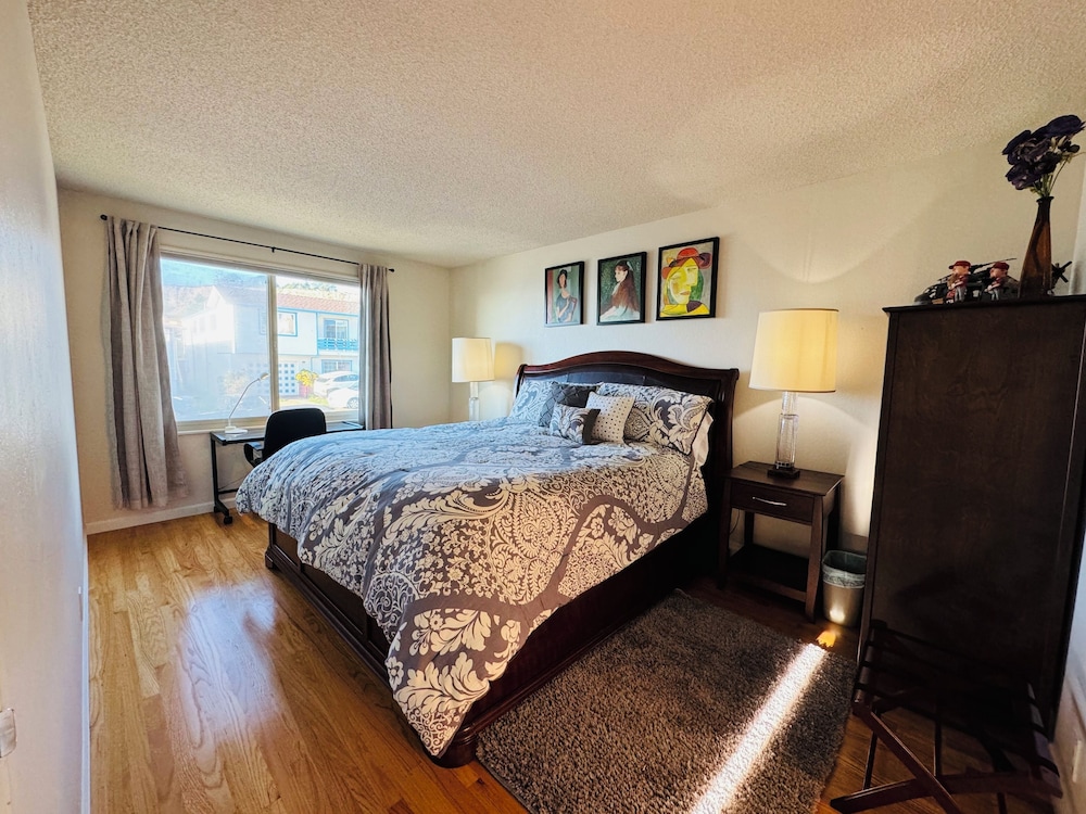 Tide’s Edge Ocean & Beach Serenity - San Francisco, CA