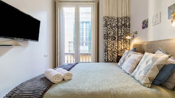 1 quarto, secretária adequada para computadores portáteis, Wi-fi grátis