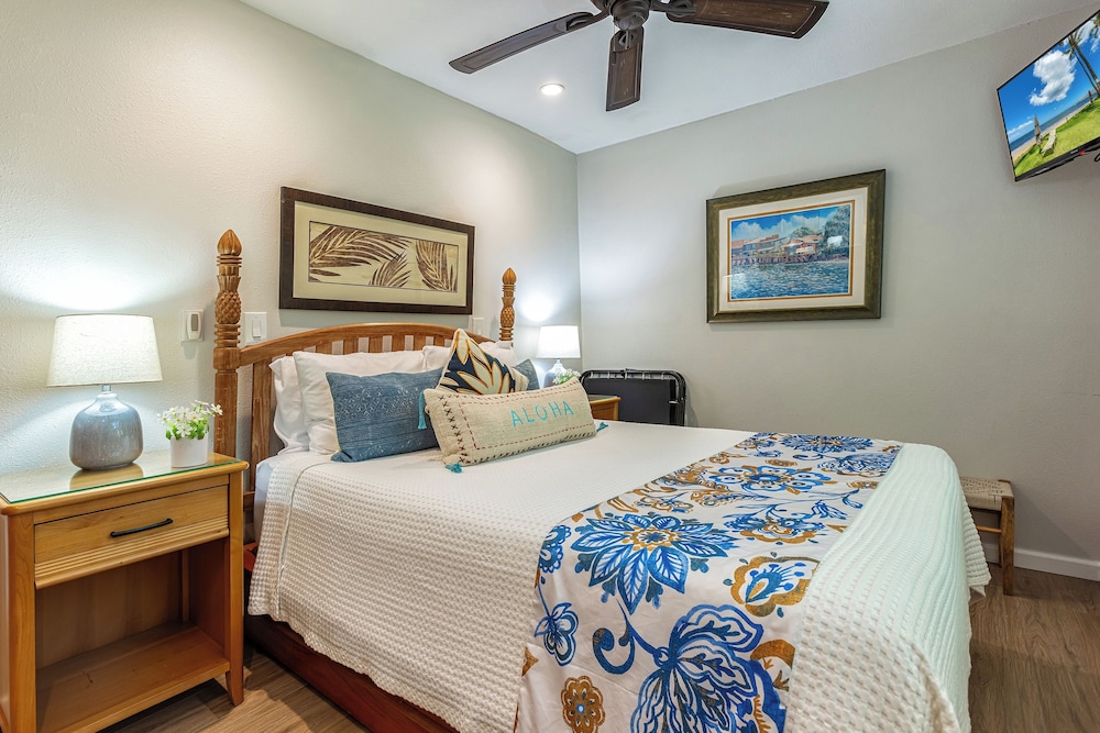 Poolside peace, garden views in a modern setting - Kihei | Vrbo