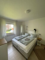 Condo standard | 1 quarto, Wi-Fi de cortesia, roupa de cama