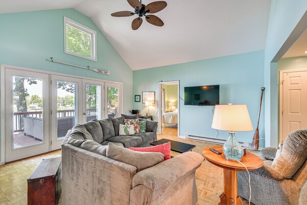 Charming Wolcott Cottage W/ Fire Pit & Mini Dock - State of New York