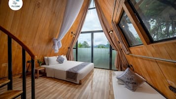 Quarto Duplo Panorâmico | Minibar, com decoração personalizada, secretária