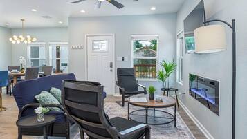 Casa (4 Bedrooms) | Televisor de 50 polegadas com canais digitais