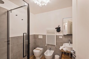 Apartamento, vista para o pátio | Casa de banho