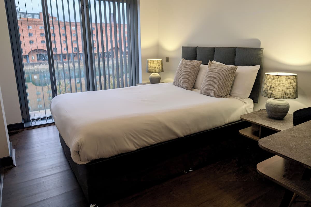 Apartamento Superior, 2 camas de casal, não fumadores (Walk-in Shower;with Sofabed) | Wi-fi grátis, roupa de cama fornecida