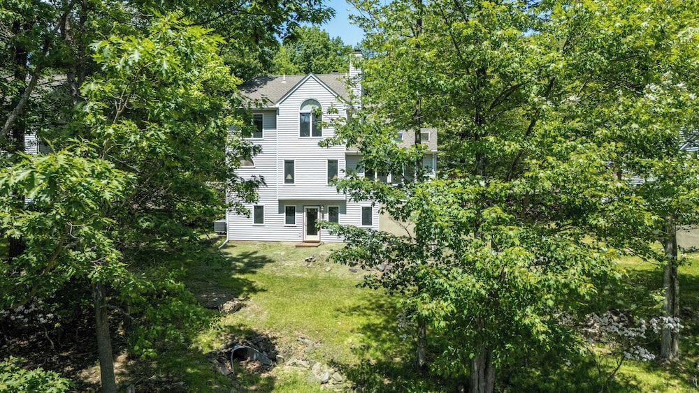 Twin Waters By Avantstay Patio + Pool Table - Split Rock Resort, Lake Harmony