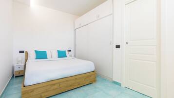 Apartamento, vista para o mar | 2 quartos, ferro/tábua de engomar, Wi-fi grátis